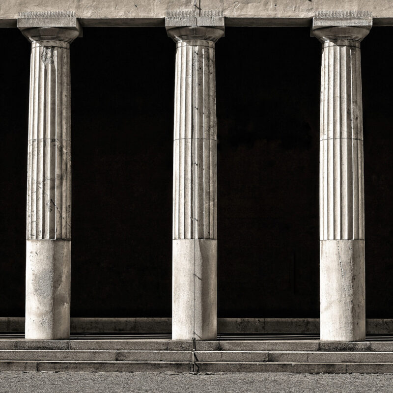 Michael Nguyen shows us that our life is made of frames